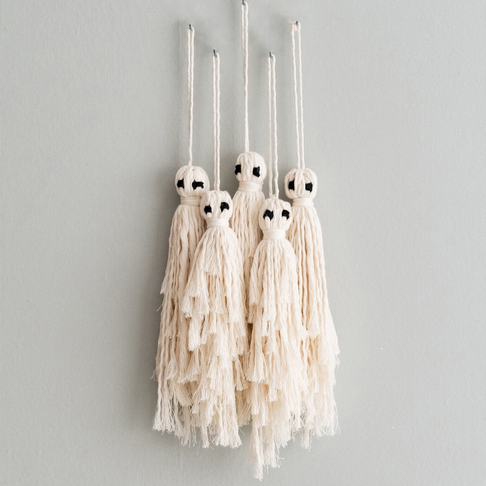 Rustic Halloween Decor – Macrame Ghost Wall Hanging with Cotton Cord V